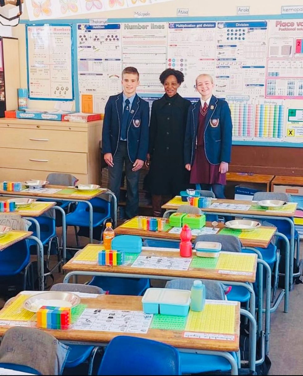 Tafels en stoele kry weer ‘n nuwe lewe by Banareng Laerskool ...